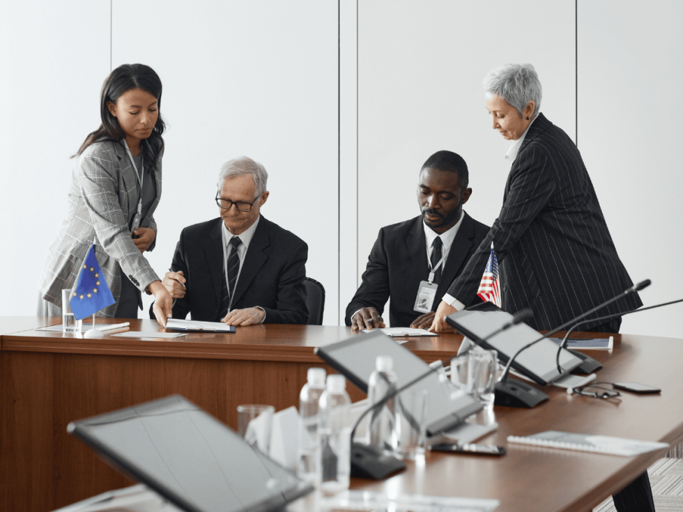 Government & Military Contractors - Logistics Plus